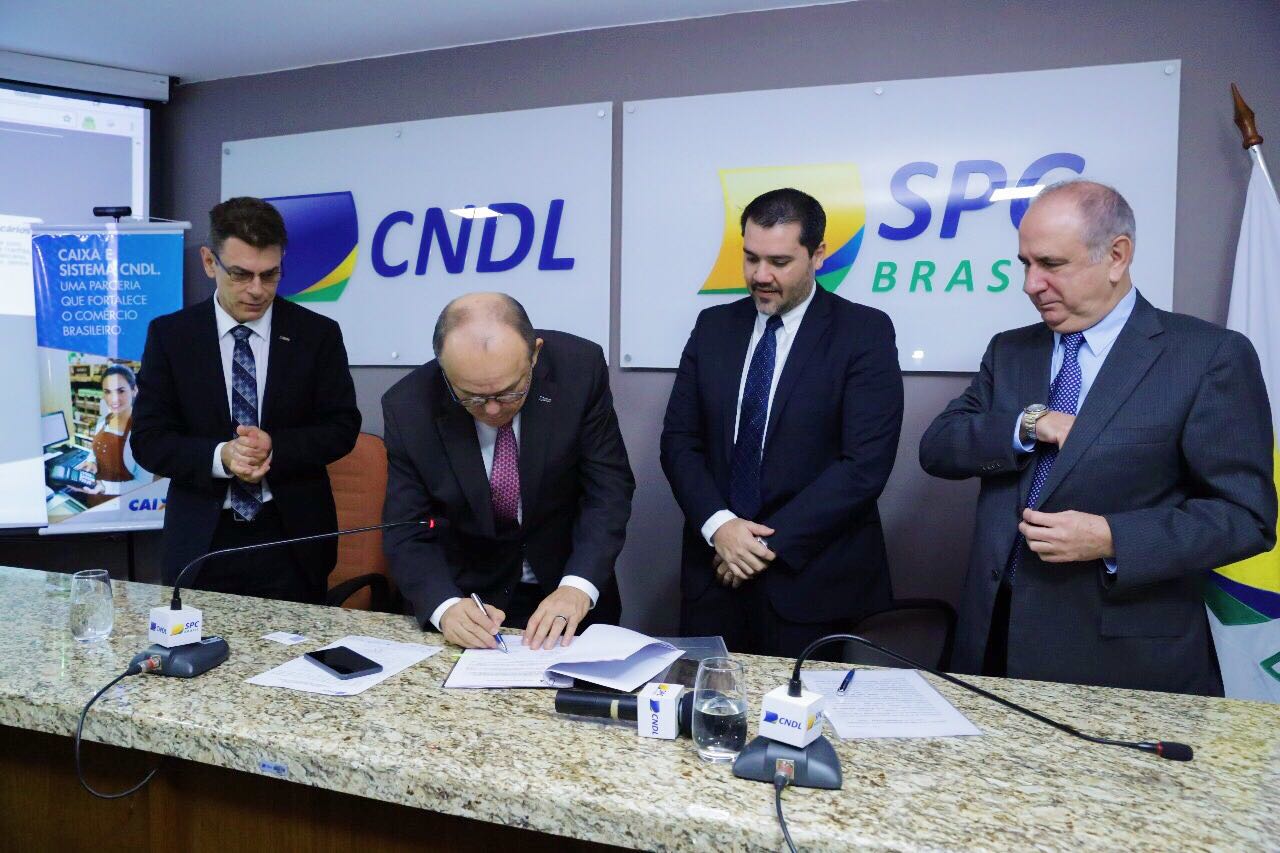 CNDL e Caixa lançam o programa para financiamento “Avança Varejo” - CDL ...